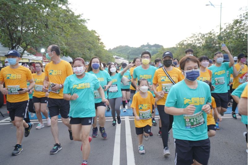 2022 DADA RUN 皇冠路跑趣 3000位跑友撐爆台中場 - 好報新聞網